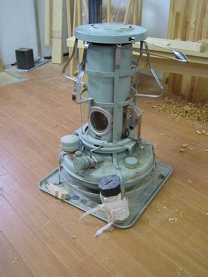 寺家木工舎の小物たち 12 石油ストーブ すうさん 木遊び