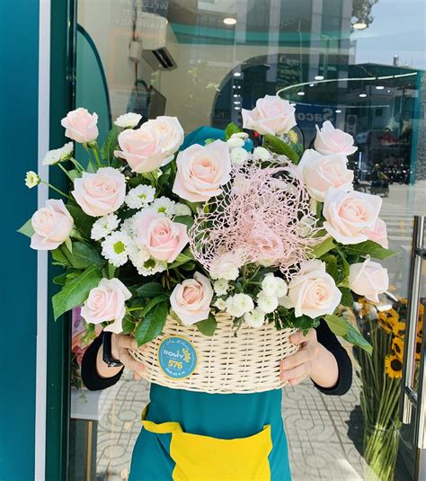 GiỎ Hoa HỒng Mix CÚc MÀu TrẮng Domy Flower Mua Hoa Online Tphcm