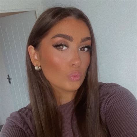 Erin X Erinnsmout • Threads Say More