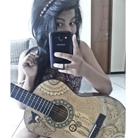 Stream Maiany Mesquita Music Listen To Songs Albums Playlists For
