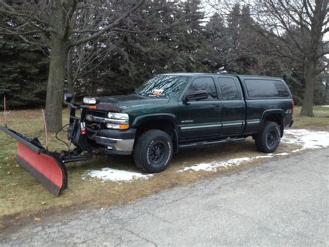 2002 CHEVROLET SILVERADO 2500 HD LS WITH BOSS POLY PLOW TRUCK WITH BED