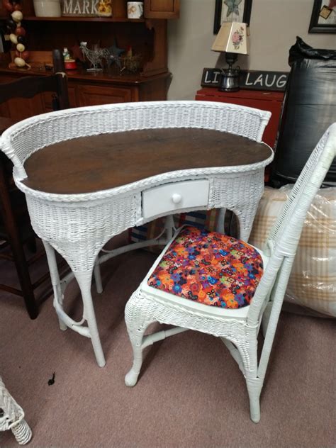 Wicker Vanitydesk W Chair New Leaf Consignment Plus