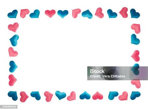 흰색 고립 된 배경에 파란색과 분홍색 실크 하트의 프레임 소년이나 소녀의 탄생 기호 엽서 액자에 대한 스톡 사진 및 기타 이미지 Istock