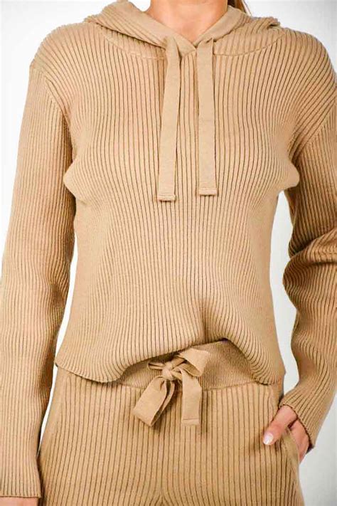 Acti Wear Style Essentials Flain® All Rights Reserved