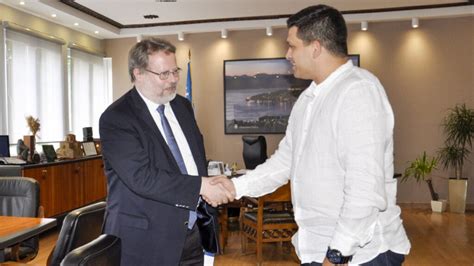 Пецаков на средба со шпанскиот амбасадор Портал ТВМ