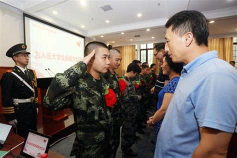 大學生參軍入伍，上半年當兵和下半年當兵有何區別？想參軍要清楚 每日頭條