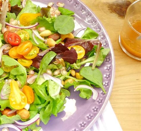 Salade Dautomne Avec De La Grenade Et Des Fruits Secs Veggies First