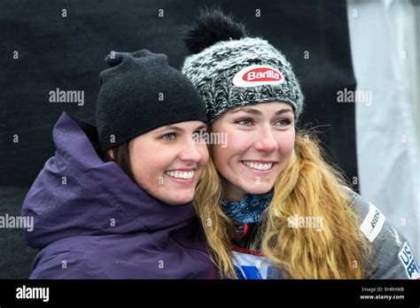 KILLINGTON USA 25 NOVEMBER Mikaela Shiffrin Geben Eine Umarmung An