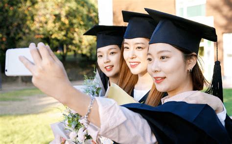 美国“薪水最高”大学科系曝！年收超过12万美元，与最低科系差27倍毕业收入显示