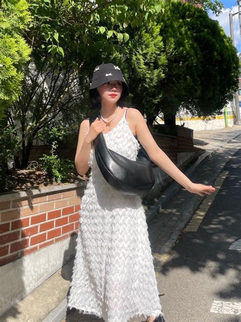 한소희 공항 패션 보부상 가방 브랜드 호보백 찰스앤키스 코디 팁 네이버 블로그