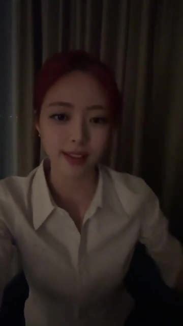 와이셔츠 단추 두개 풀어달라는 댓글 본 유나 마이너갤 윤아저장소 Kgirlsnet