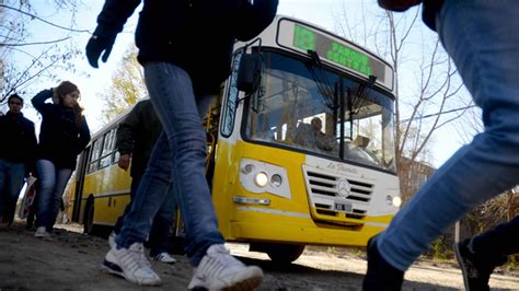 Levantaron el paro de los colectivos tras la conciliación