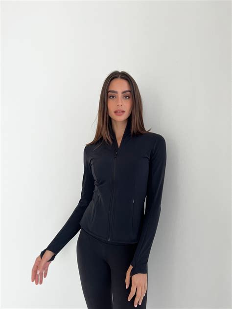 Model Tara MMG Models