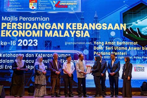 PM Anwar Bidas Manifesto PN 100 Ribu Peluang Kerja Dalam Tempoh 30