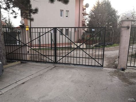 Плъзгащи портални и дворни гаражни врати с дистанционно отваряне