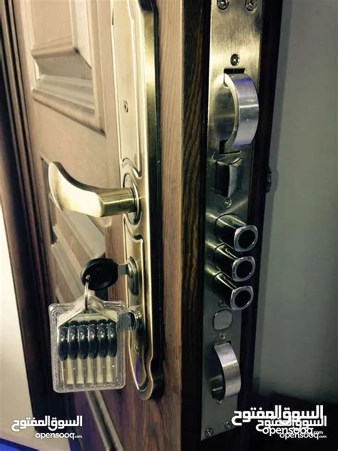 صيانه جميع أبواب ألامان والخشب وفتح الأبواب المغلقة بدون اي ضرر