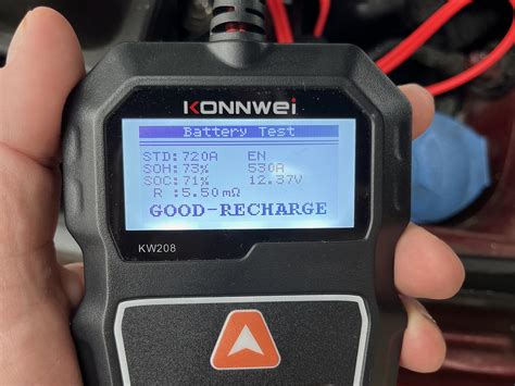 Levný tester autobaterie Konnwei KW208 - Portál řidiče