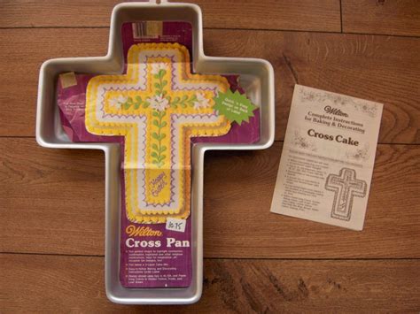 Sale Vintage 70s Wilton Cake Pan Cross By Granstreasures