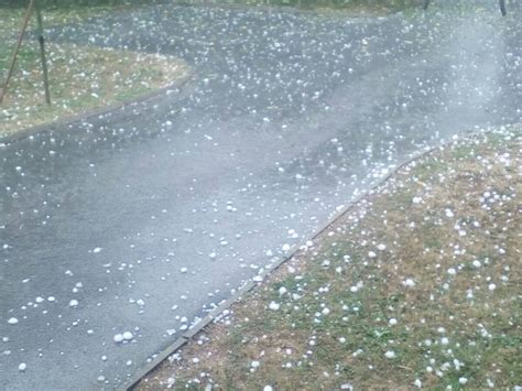 Jako grmljavinsko nevrijeme s tučom pogodilo dijelove općine Grude