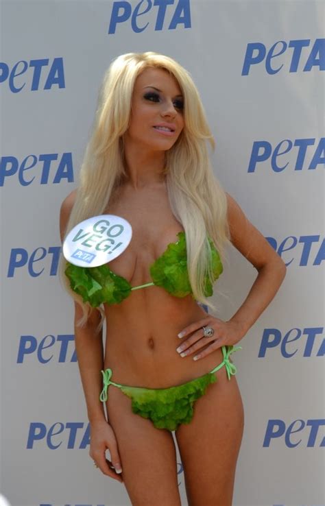 Courtney Stodden Bares Her Boobs In A Tiny LETTUCE Bikini But It Is