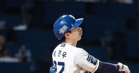 성적보다 중요한 ‘원팀이유 있는 박건우 2군행