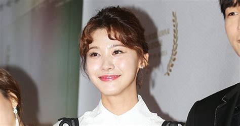 On포토 유인영 여교사 미모
