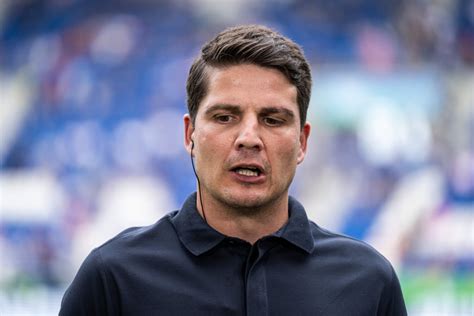 Neuer Sportdirektor Schwegler Startet In Wolfsburg Feuer Und Flamme
