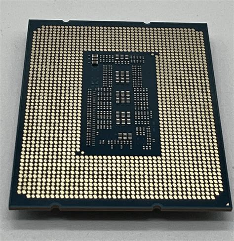 Silver Lines Along Bottom In Cpu R Intel