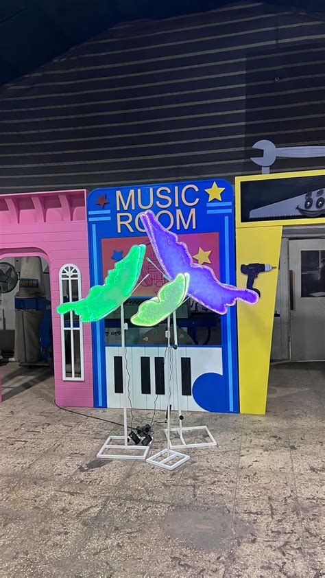 ‎تم تولد تجهیزات تالار ژیار‎ ‎ترند ترین بک گراند و میز این روز ها😍