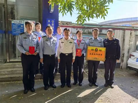 战时表彰提振士气 一线送奖凝聚警心澎湃号·政务澎湃新闻 The Paper