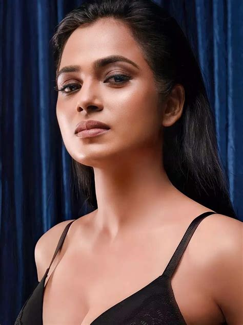 Times When Ramya Pandian Aced The Glamour Game Times Of India