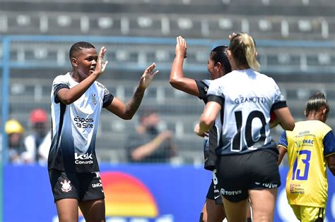 Corinthians goleia São José e vai encarar o São Paulo na semifinal do