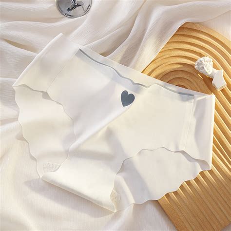 Spring And Summer Ice Silk Love Underwear Women′s Mid Waist Large Size