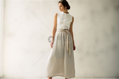 优雅的女士高清图片下载 正版图片600706632 摄图网