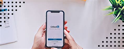 Build A Strong LinkedIn Profile For College Babes