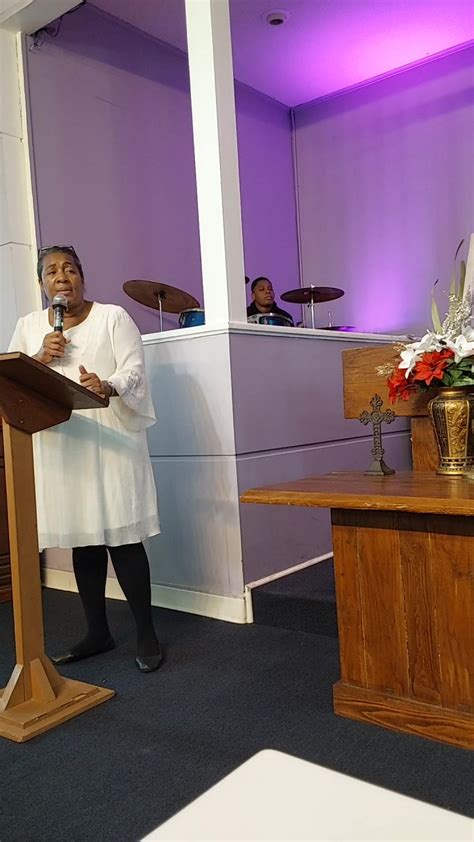Pastor Bishop Ervin Ricks Sr Wednesday Night Bible Study Prayer Line 1