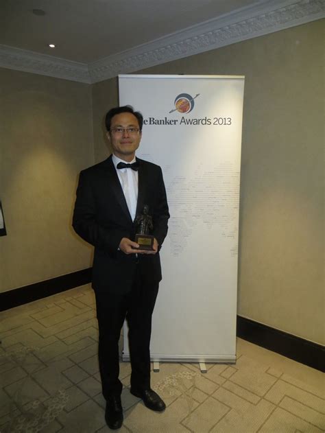 신한銀 The Banker 誌 선정 2013 대한민국 최우수 은행 수상소비자를위한신문 Consumertimeskorea