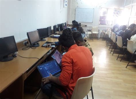 Tolani Foundation Gandhidham Polytechnic Adipur Gujarat Careerindia