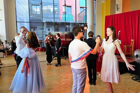 В госпитальных школах Москвы прошли выпускные