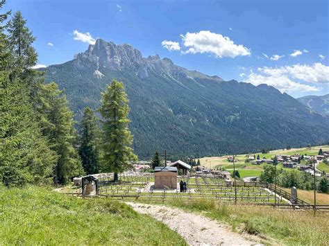 Fassatal Urlaub In Den Dolomiten Unterwegs Mit Kind