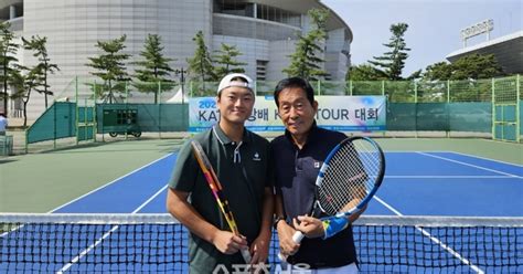 73세 ‘고수와 25세 ‘청춘이 합작한 우승 동호인테니스 ‘오픈부 성기춘 And 박상민 48살차 환상의 콤비