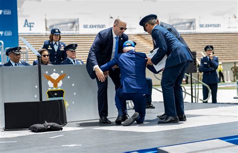 АНУ ын Ерөнхийлөгч Жо Байден Колорадо мужид төгсөлтийн баярын арга