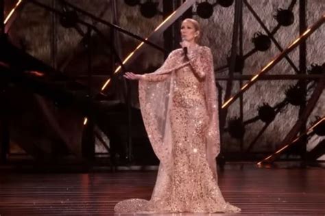 Eblouissante Céline Dion Remonte Sur Scène Lors Dun Concert Surprise