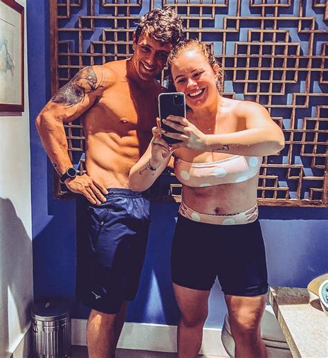 Mariana Bridi Faz Pose Ao Lado De Rafael Cardoso E Brinca Se Achando