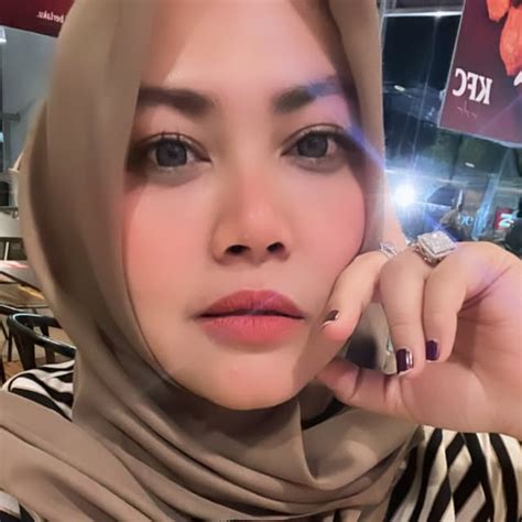 Ketika Semua Pada Pamer Makan Fancy Karena Saham Merah Semua