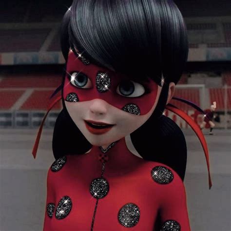 Marinet Miraculus Lady Bug 2021 Panosundaki Pin Disney Prensesleri