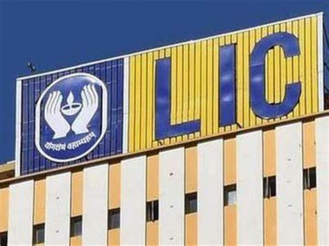 Lic की ये स्कीम है काफी खास रोजाना ₹29 निवेश करके महिलाएं बन सकती हैं
