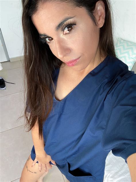 Young Guys Dont Like My Body Do Older Men Like Girls Like Me F27