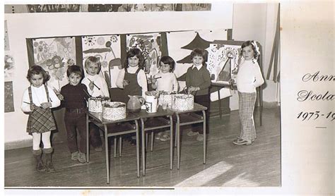Photo De Classe Maternelle De 1973 Ecole Gabriel Chobelet Nieul Sur