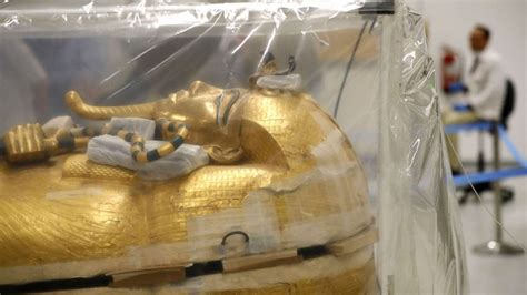 Egypt Restores King Tuts Golden Coffin As Grand Museum Nears